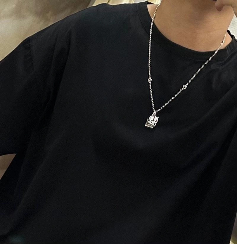 Reasonably priced Christian Dior Necklaces
