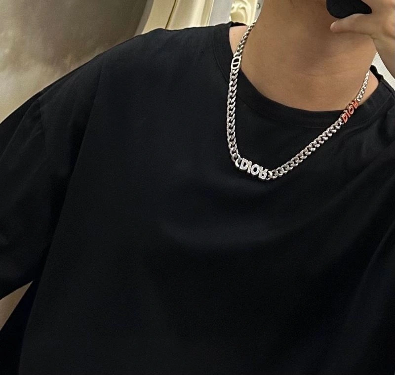 Factory-made Christian Dior Necklaces