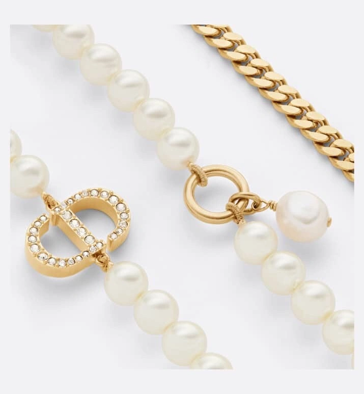 Accurate model Christian Dior Necklaces