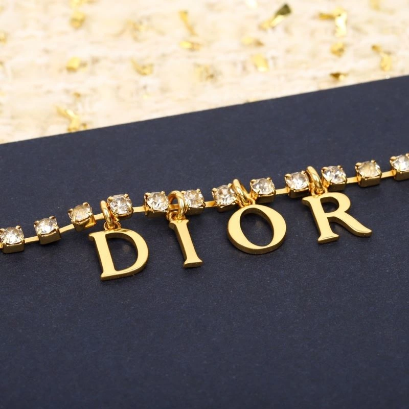 Low-cost Christian Dior Necklaces