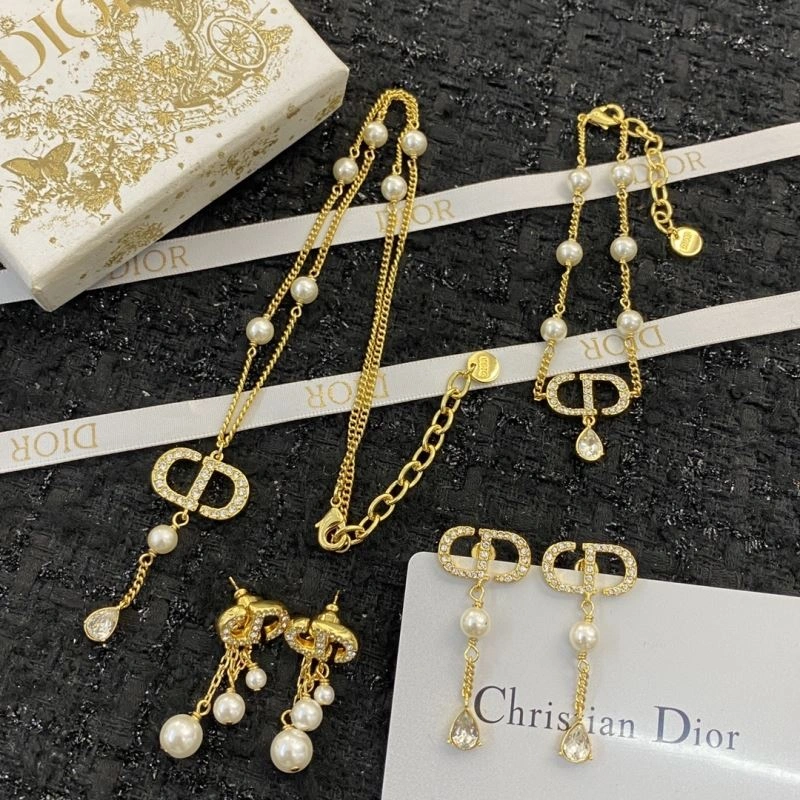 Top mirror Christian Dior Necklaces