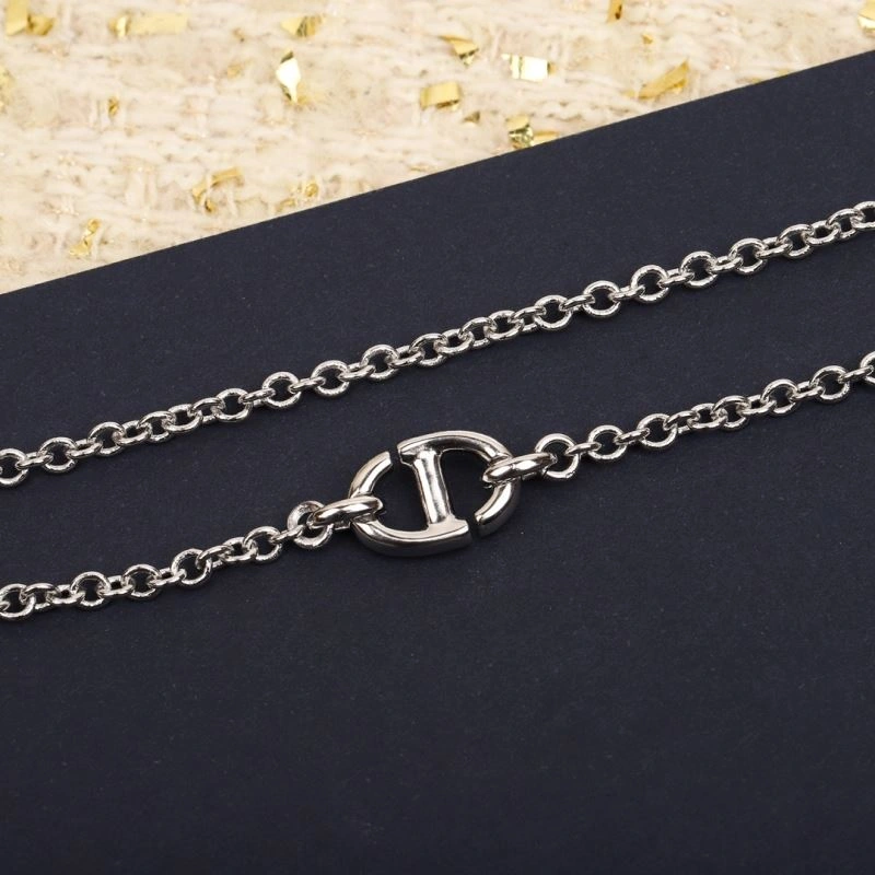 Low-cost Christian Dior Necklaces