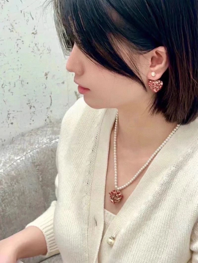 Official Christian Dior Necklaces