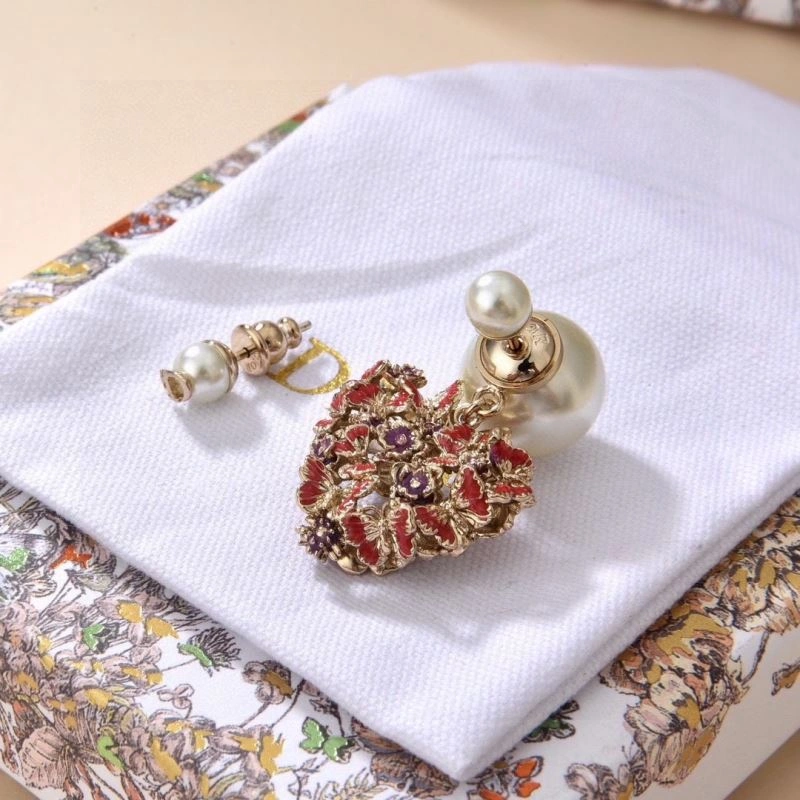 Official Christian Dior Necklaces