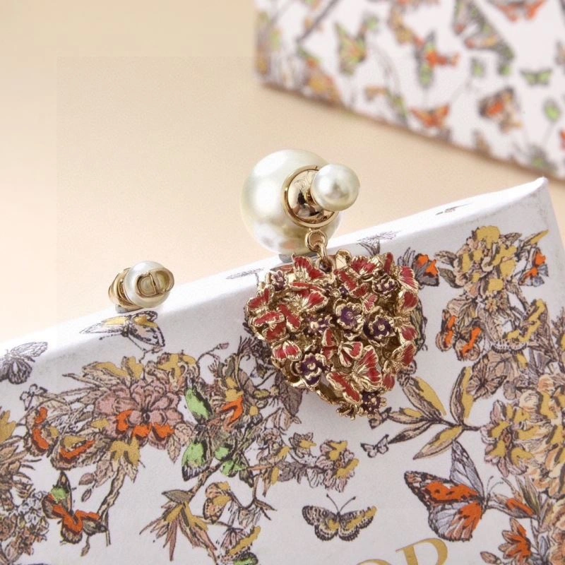 Official Christian Dior Necklaces
