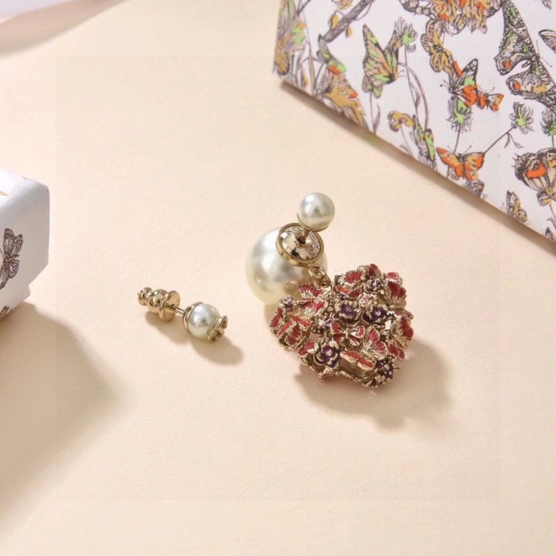 Official Christian Dior Necklaces