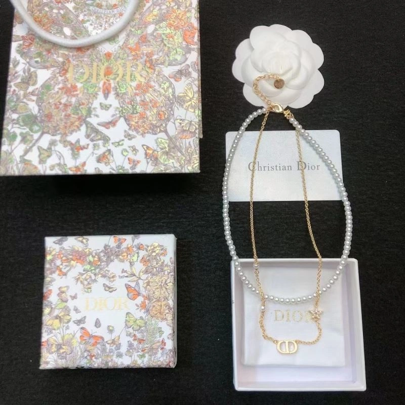 High fidelity Christian Dior Necklaces