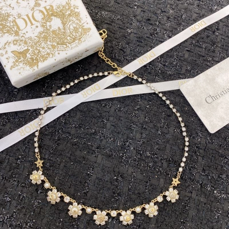 Accurate model Christian Dior Necklaces