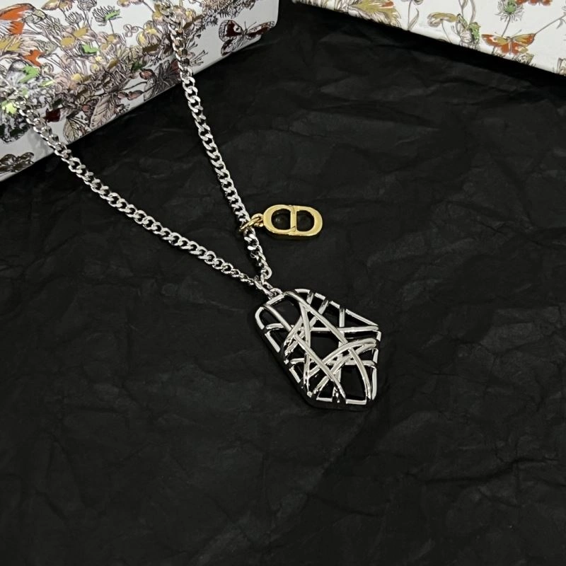 1:1 copy Christian Dior Necklaces