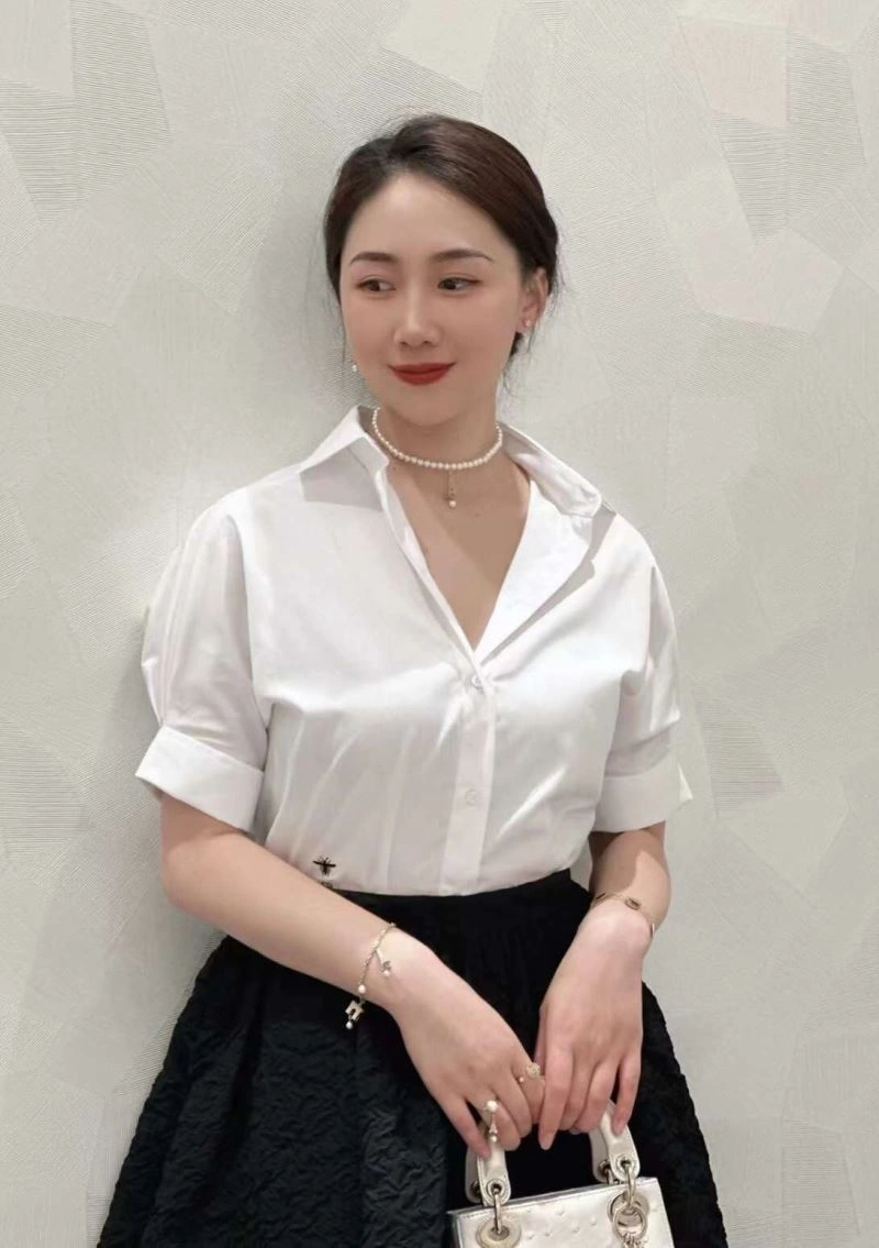 Low-cost Christian Dior Necklaces