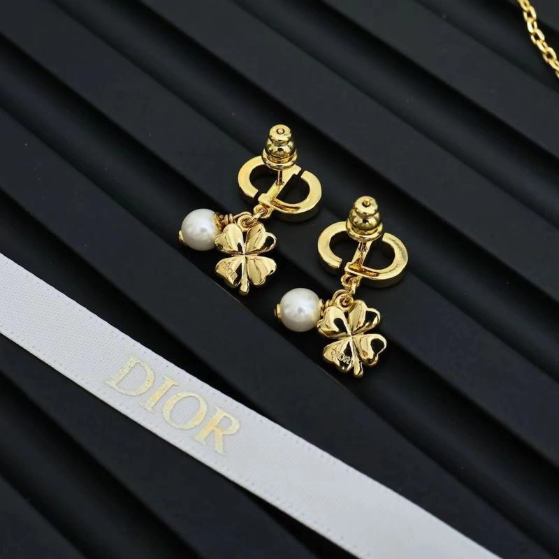 Top mirror Christian Dior Necklaces