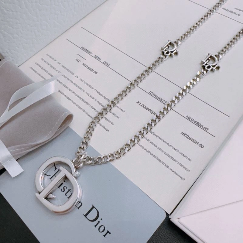 Bargain Christian Dior Necklaces