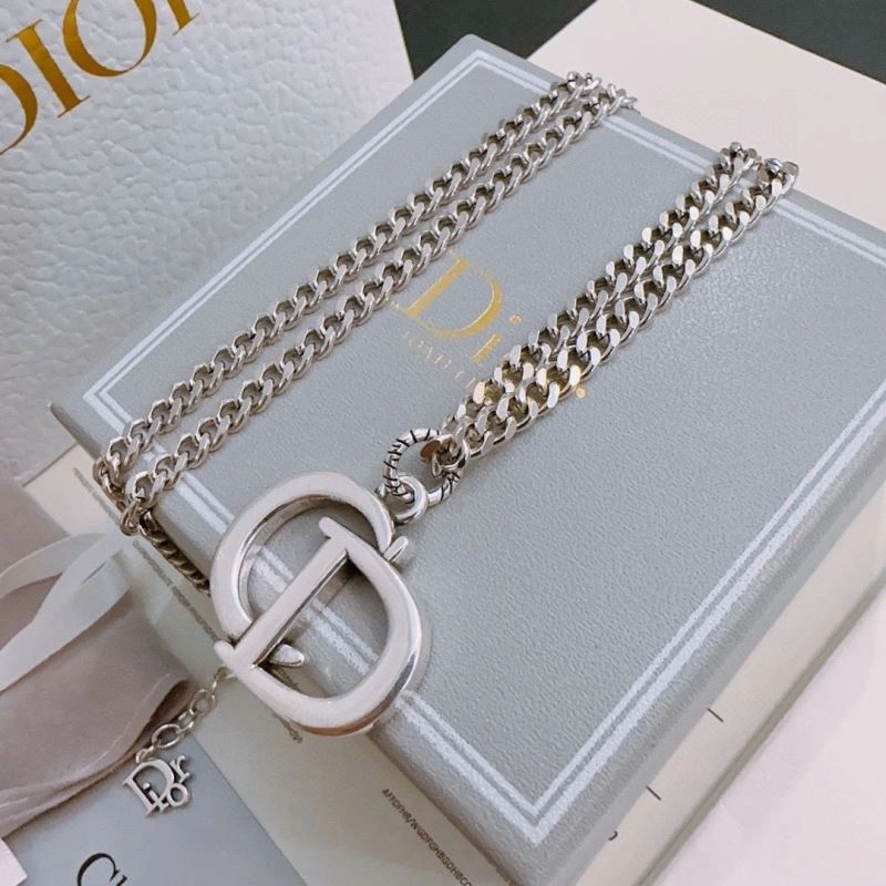 Bargain Christian Dior Necklaces