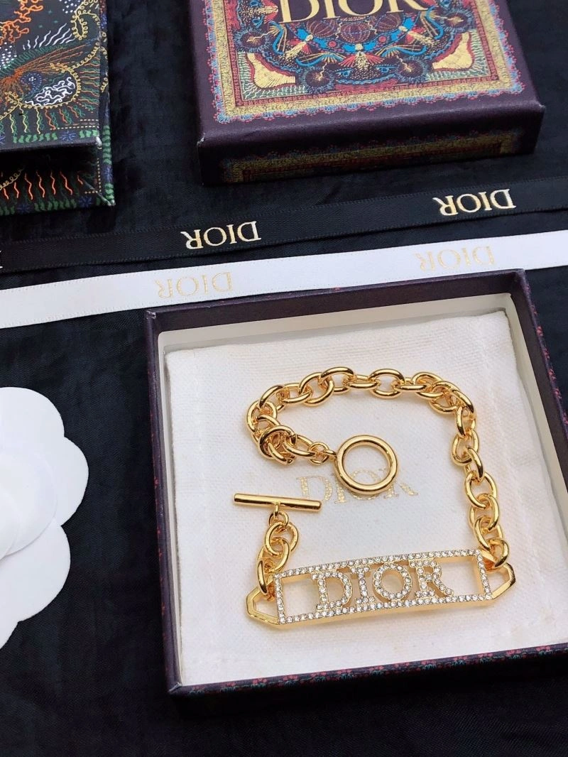 Top match Christian Dior Necklaces