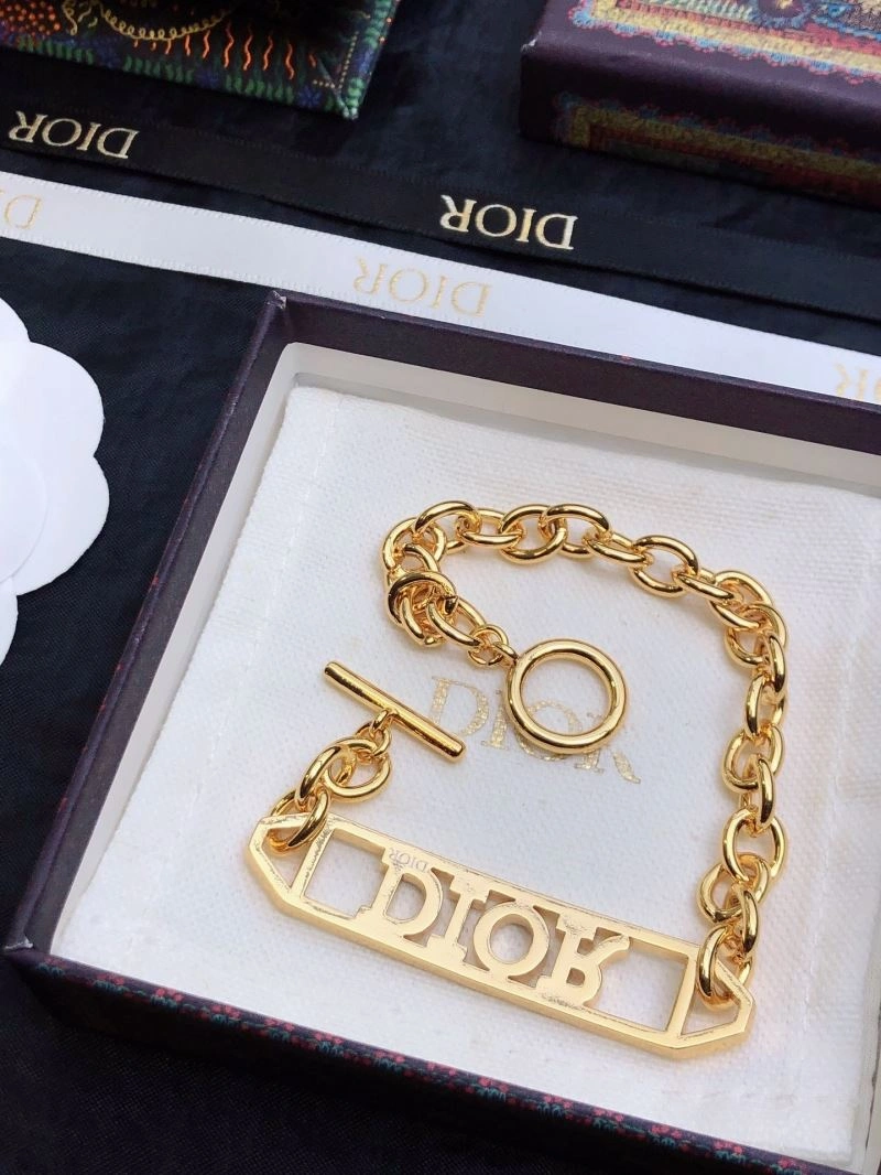 Top match Christian Dior Necklaces