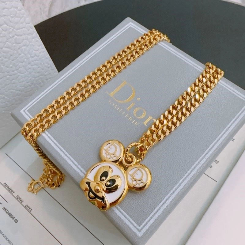 Top match Christian Dior Necklaces