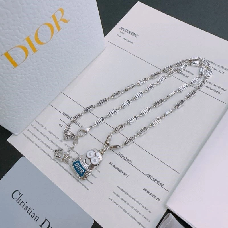Low-cost Christian Dior Necklaces
