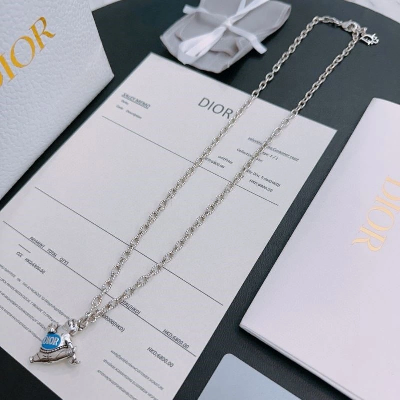 Top match Christian Dior Necklaces