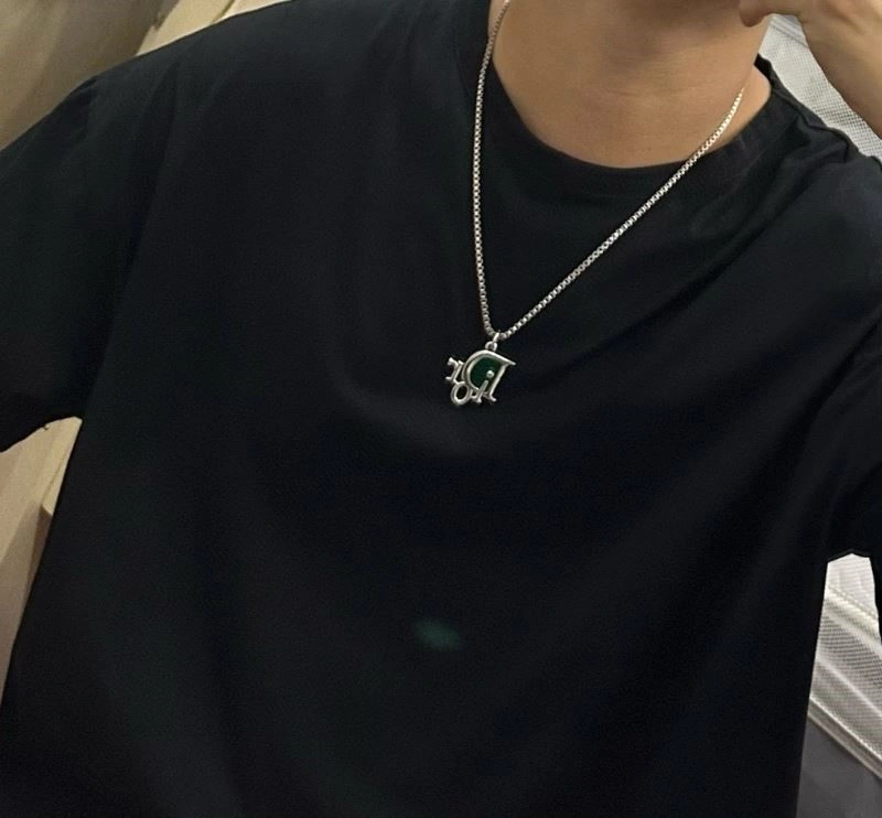 Official Christian Dior Necklaces