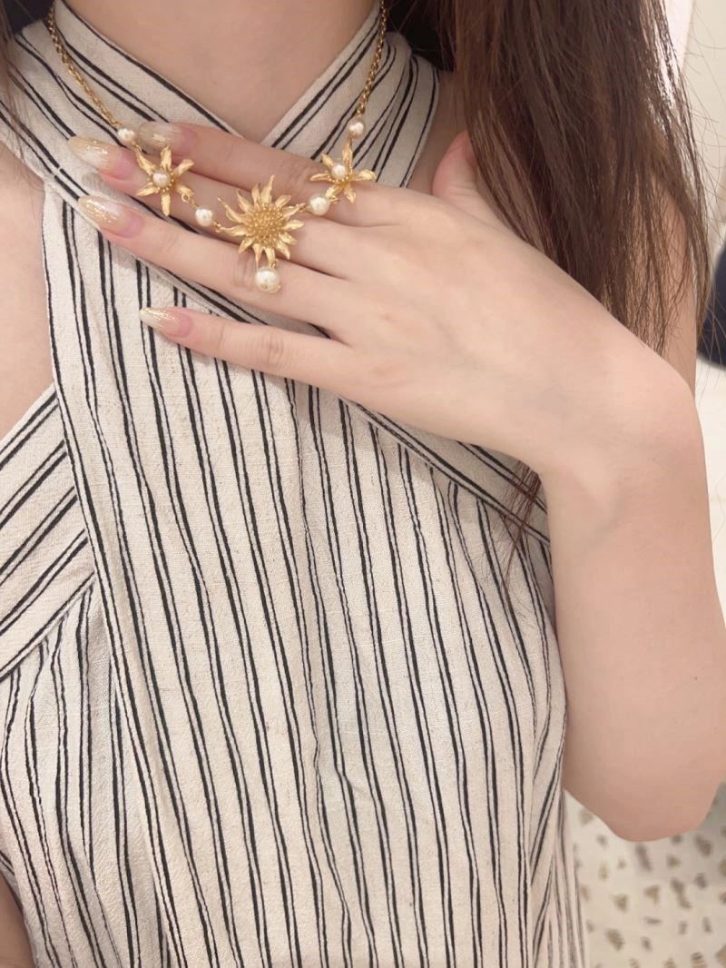 Top mirror Christian Dior Necklaces