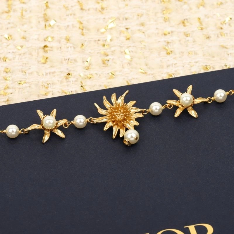 Top mirror Christian Dior Necklaces