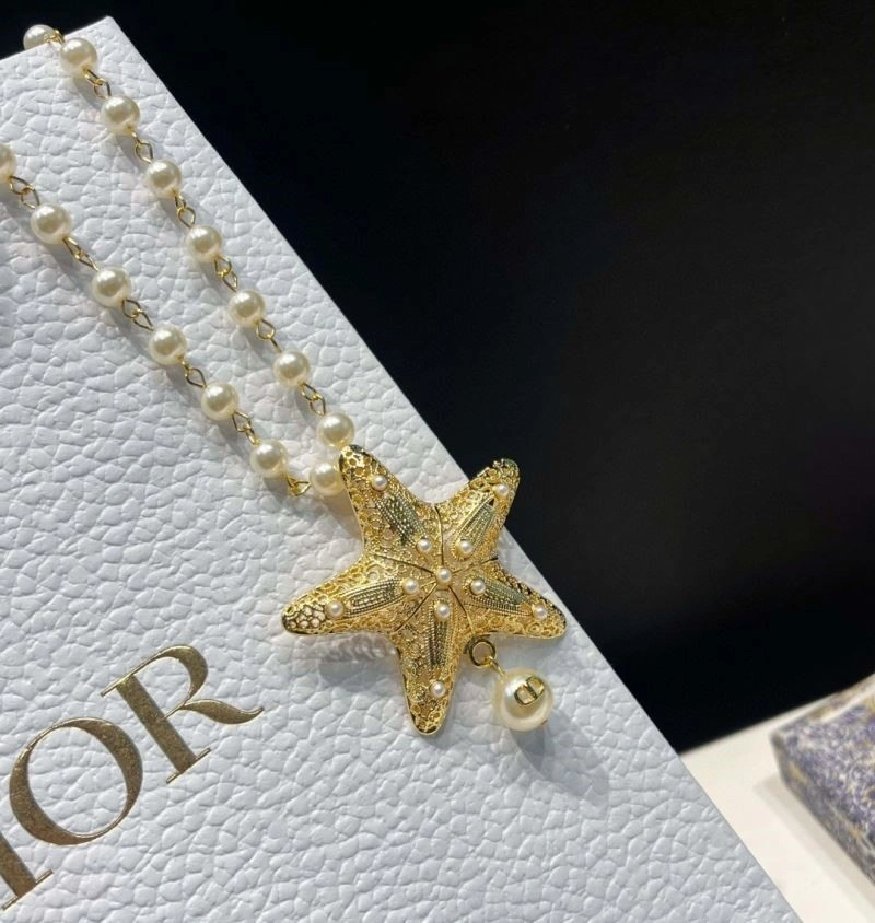 Low-cost Christian Dior Necklaces