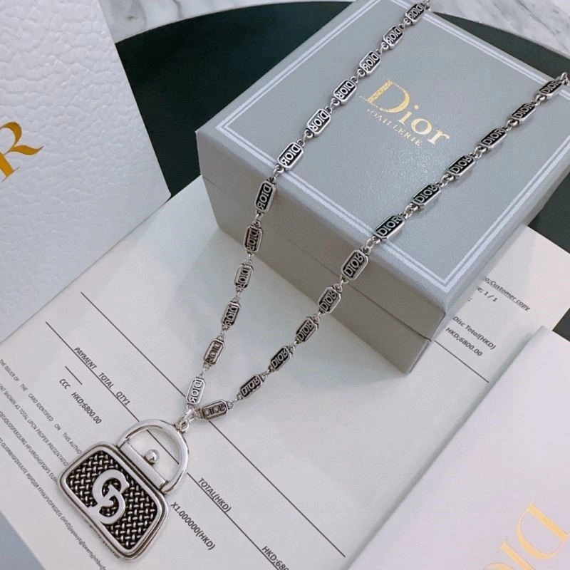 High fidelity Christian Dior Necklaces