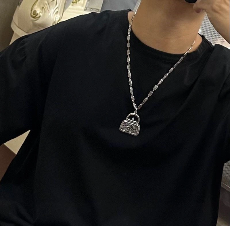 High fidelity Christian Dior Necklaces