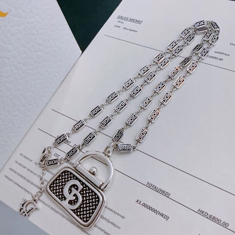 High fidelity Christian Dior Necklaces