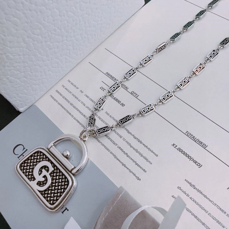 High fidelity Christian Dior Necklaces