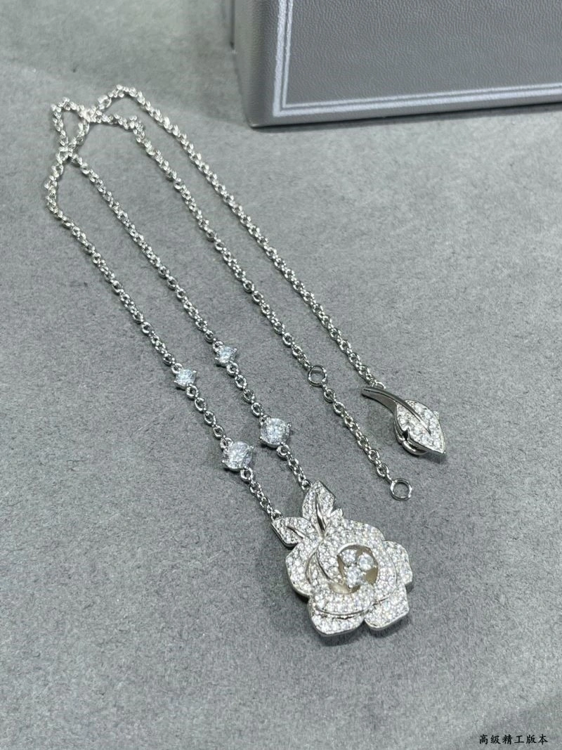Inexpensive Christian Dior Necklaces