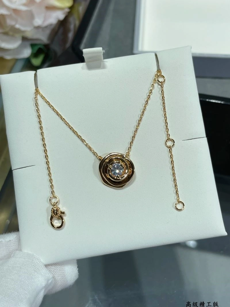 Bargain Christian Dior Necklaces