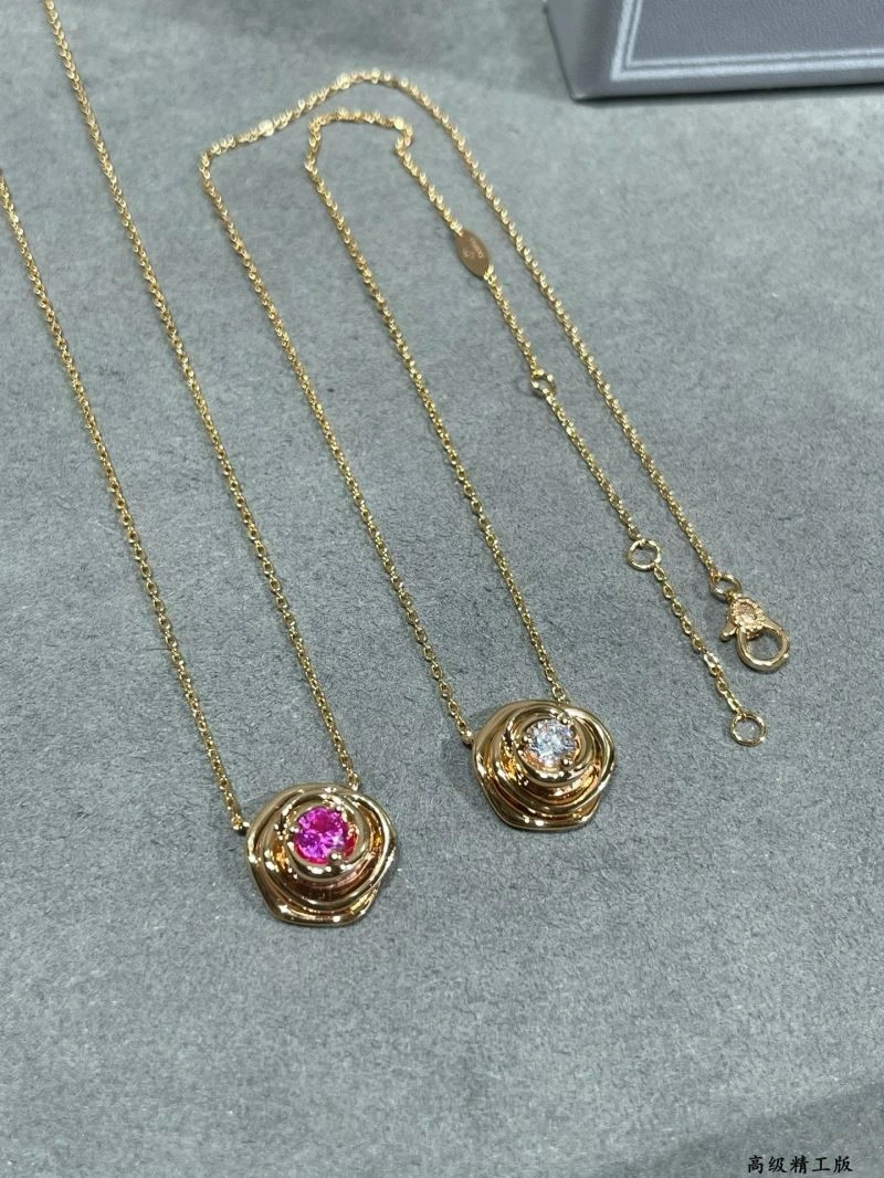 High fidelity Christian Dior Necklaces