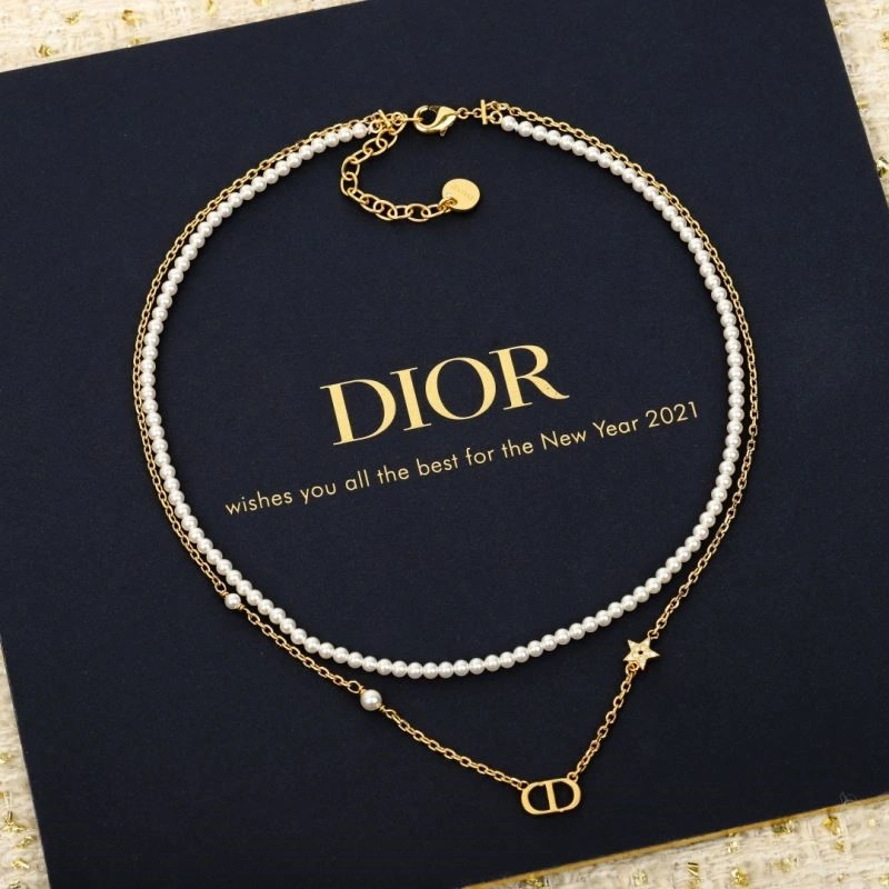 Accurate model Christian Dior Necklaces