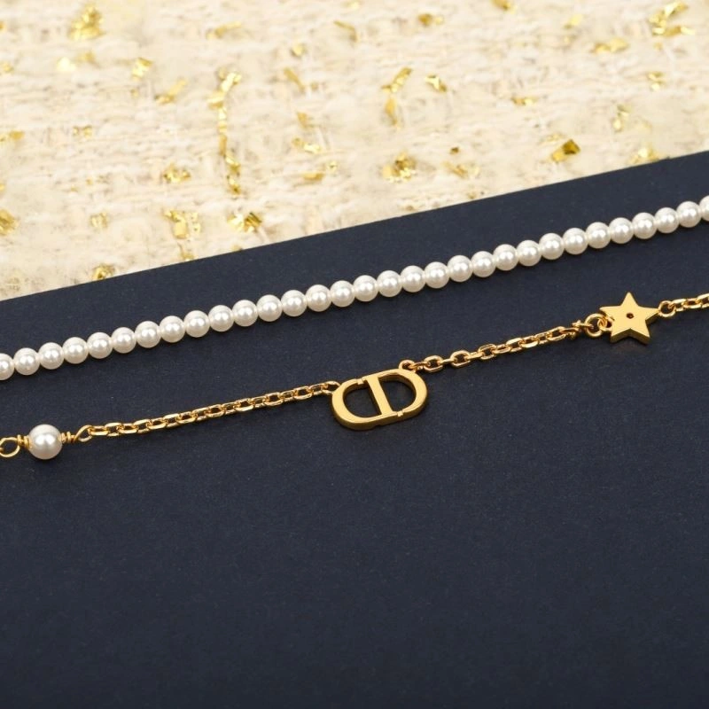 Accurate model Christian Dior Necklaces