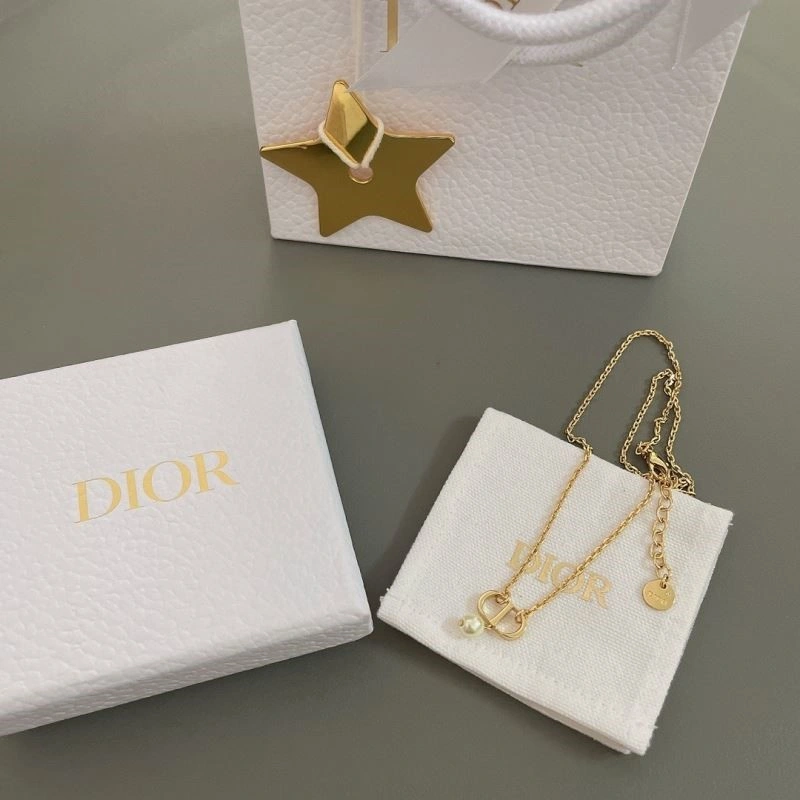 Top mirror Christian Dior Necklaces