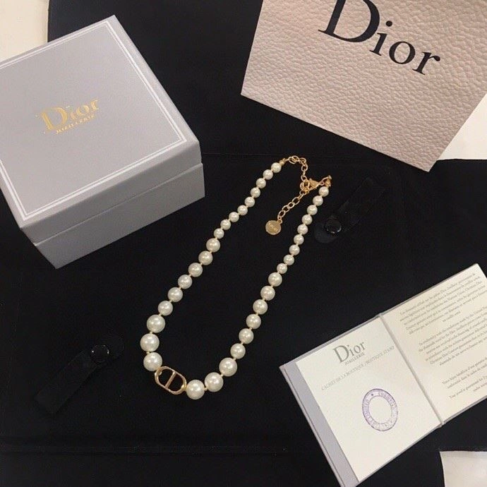 Top match Christian Dior Necklaces