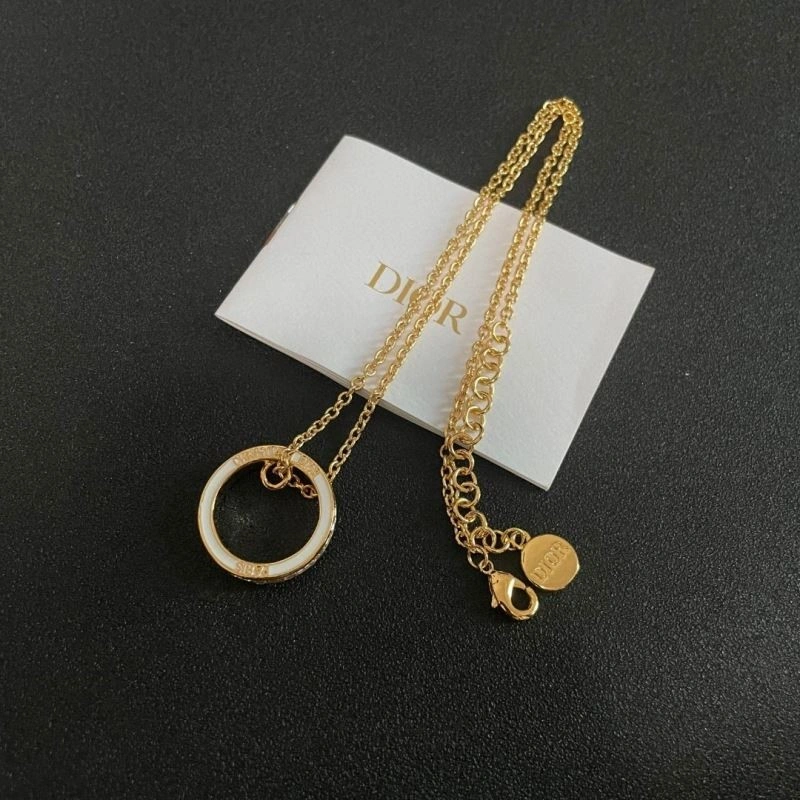 Accurate model Christian Dior Necklaces