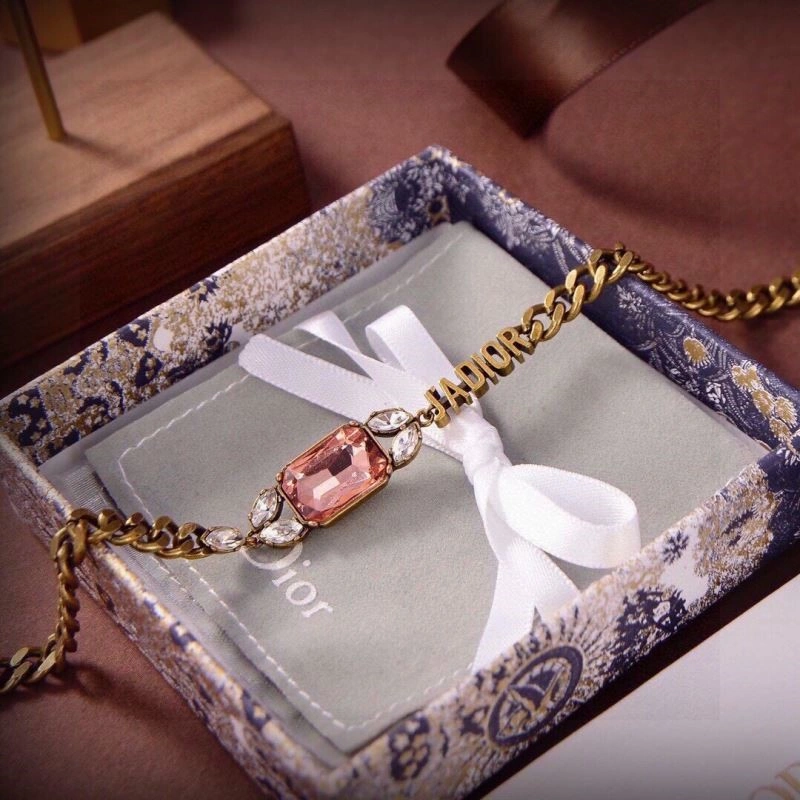 High fidelity Christian Dior Necklaces