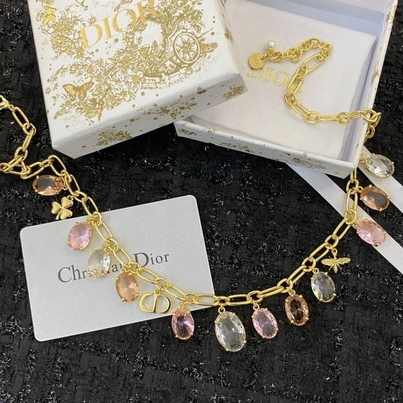 Low-cost Christian Dior Necklaces