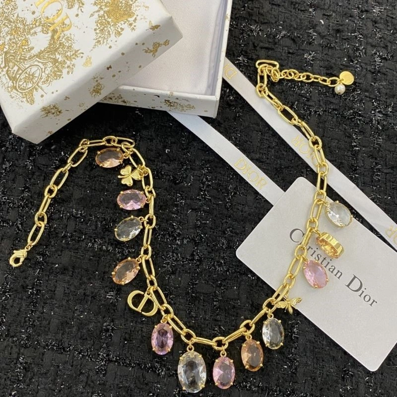 Low-cost Christian Dior Necklaces