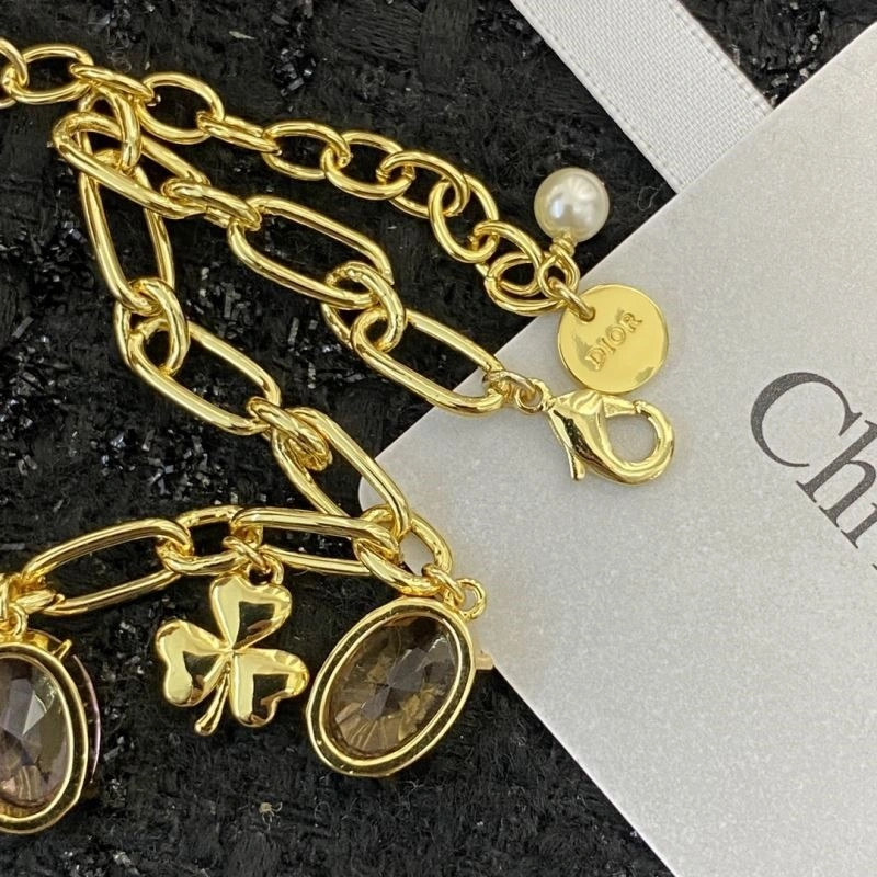 Low-cost Christian Dior Necklaces