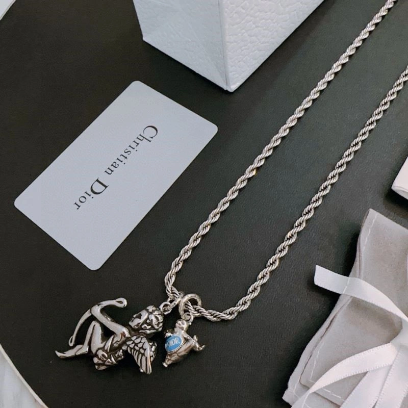 Official Christian Dior Necklaces