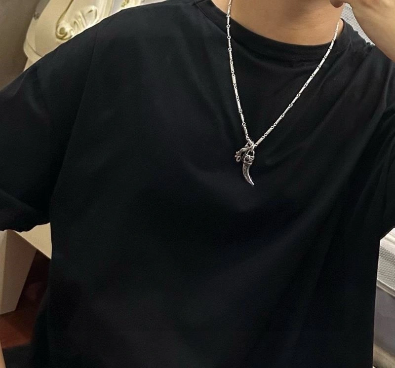 Discounted Christian Dior Necklaces