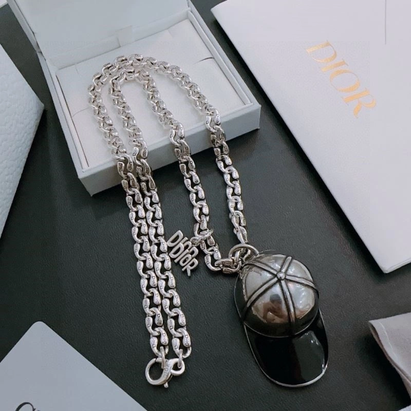 Cut-rate Christian Dior Necklaces