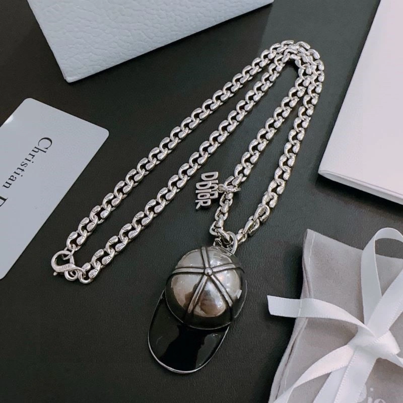 Cut-rate Christian Dior Necklaces