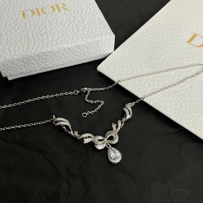 High fidelity Christian Dior Necklaces