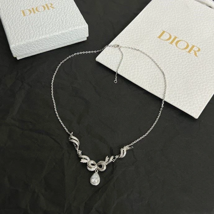 High fidelity Christian Dior Necklaces