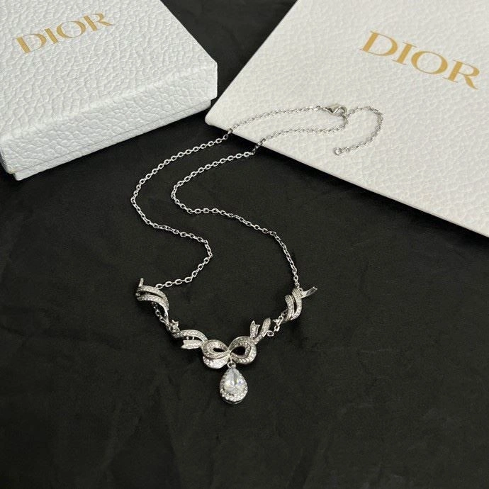 High fidelity Christian Dior Necklaces
