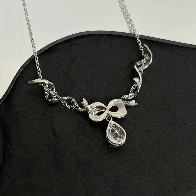 High fidelity Christian Dior Necklaces